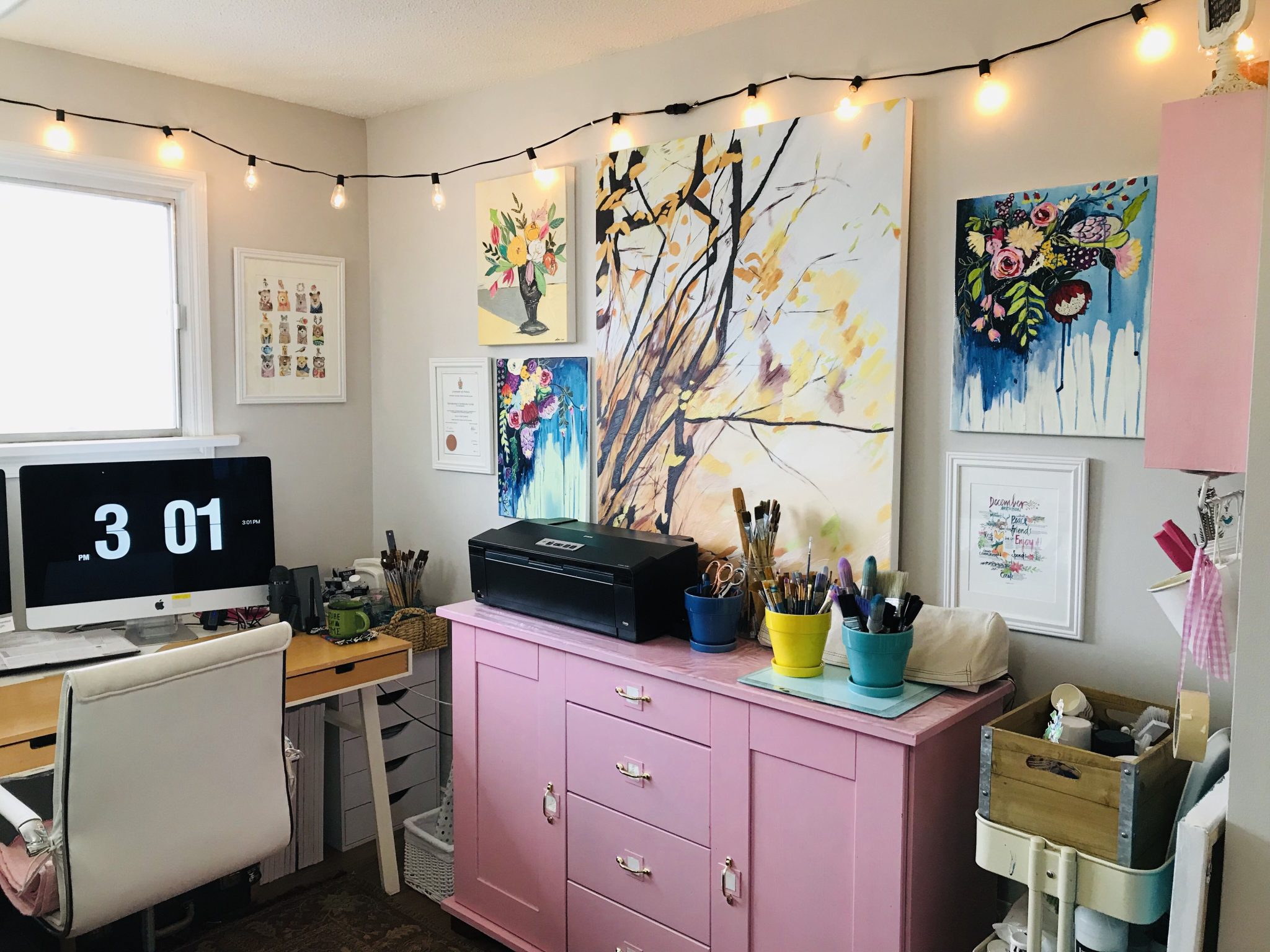 Maximizing Micro Style: Creative Art Display Solutions for Your Tiny ...