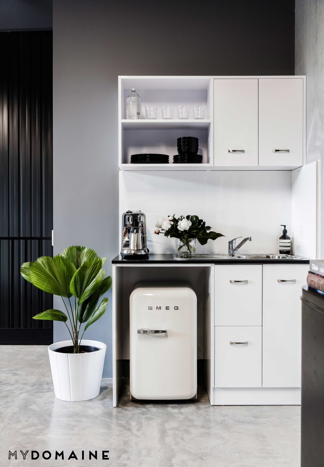 Stylish and Efficient: Inspiring Kitchenette Design Ideas for Your Home ...