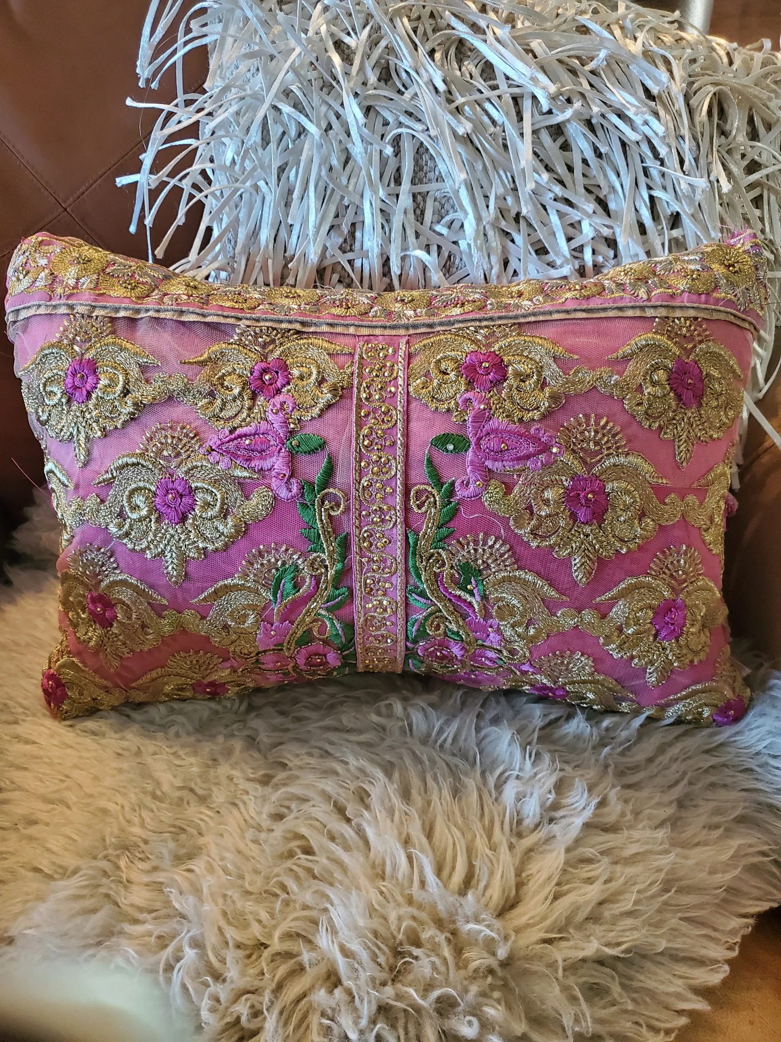 Style Your Space: The Complete Guide to Accent Pillow Sets - Wave Sold