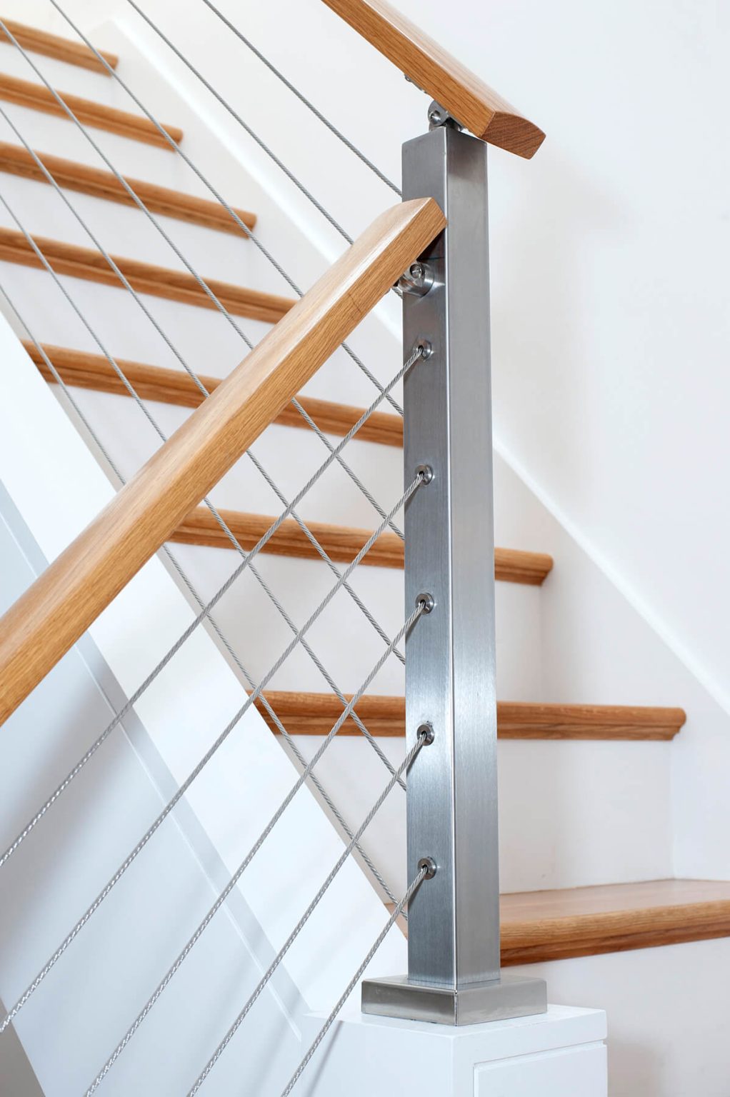 The Complete Guide to Cable Railings for Stairs: Modern Designs ...