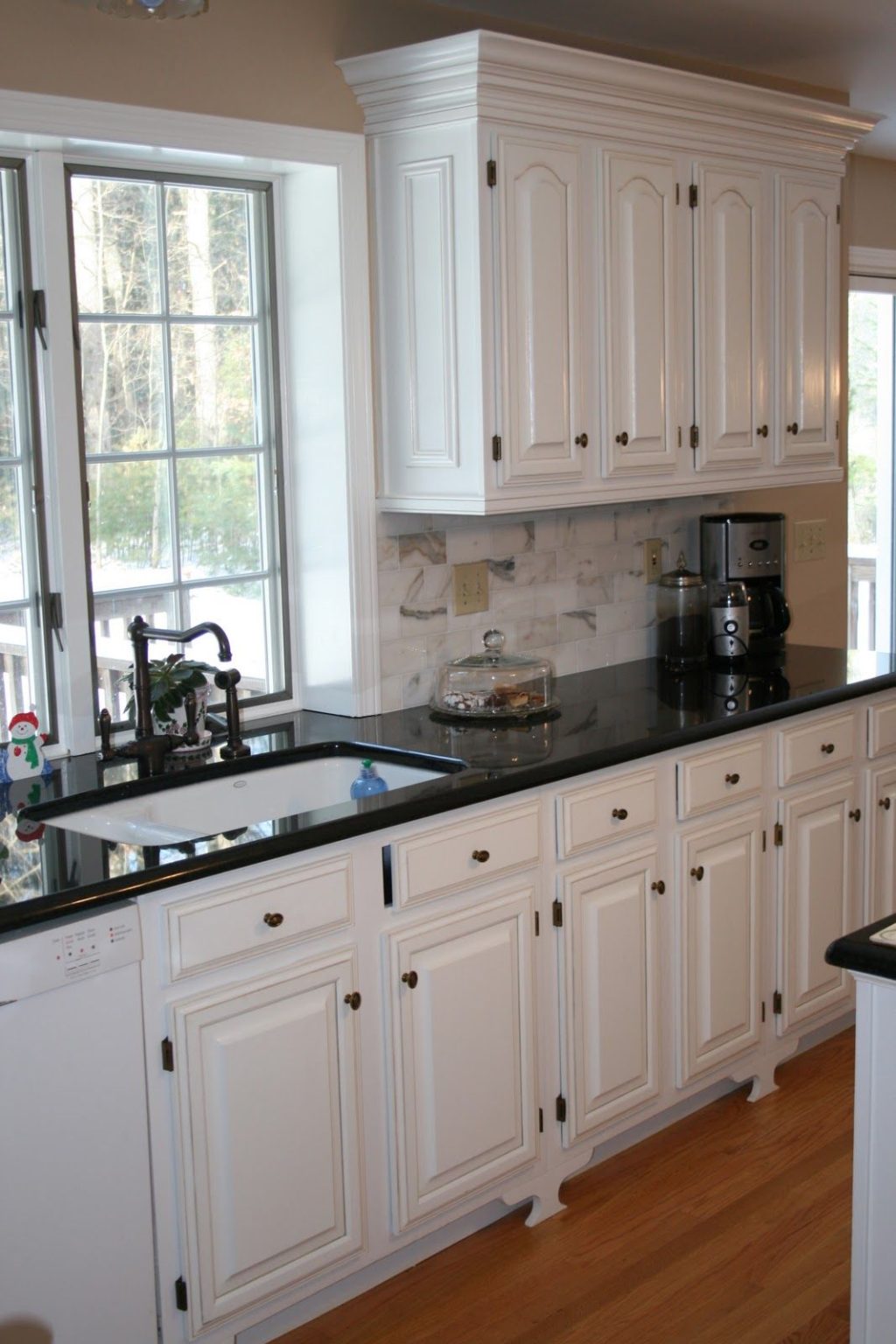 The Ultimate Guide to White Cabinets with White Countertops: Creating a ...