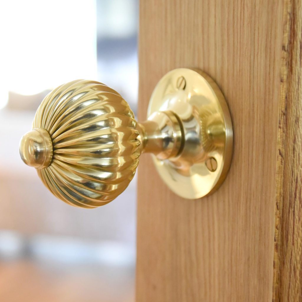 Closet Door Knobs: The Complete Guide to Choosing & Installing - Wave Sold