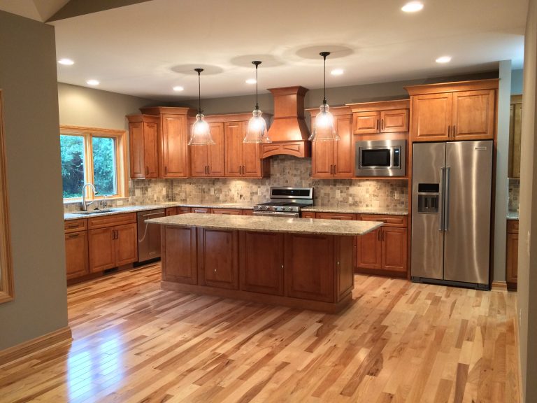 Maple Cabinets: A Comprehensive Guide to Choosing & Caring for Yours ...